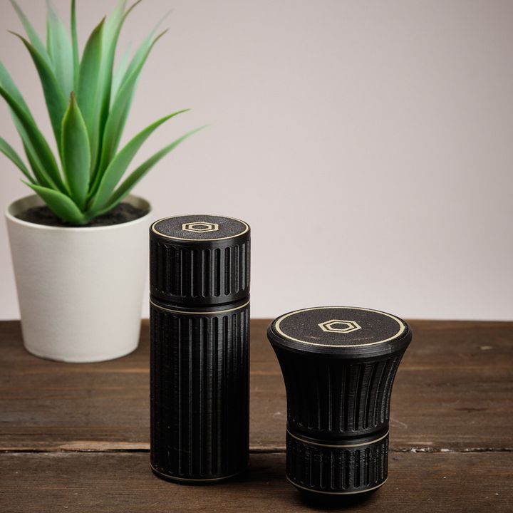 3D Printable THE HEXLOC - Painting Handle 2025 edition by Kim Glud